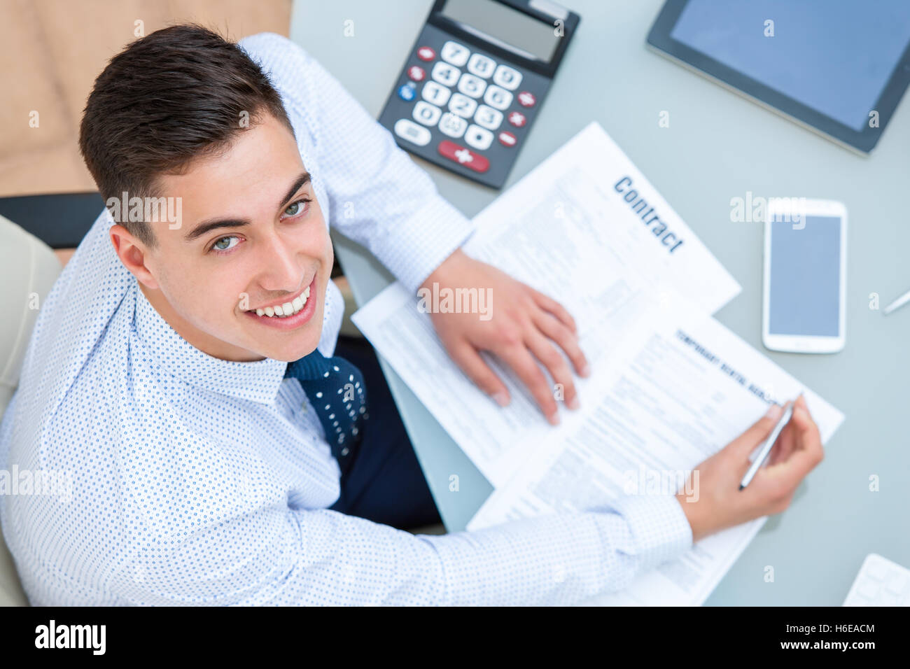 Office worker desk hi-res stock photography and images - Alamy
