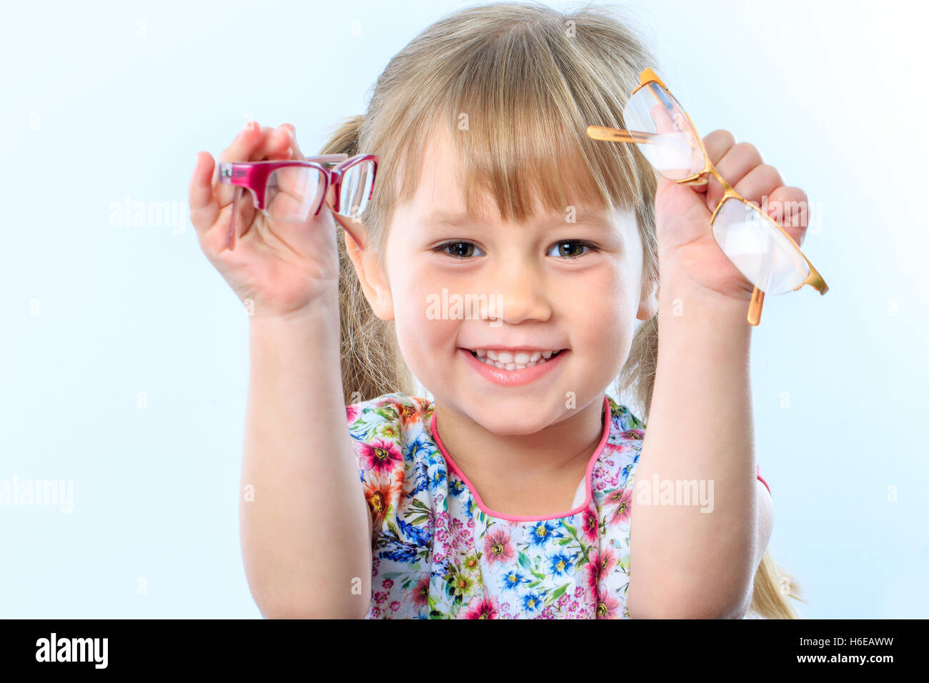 Myopia review child hi-res stock photography and images - Alamy
