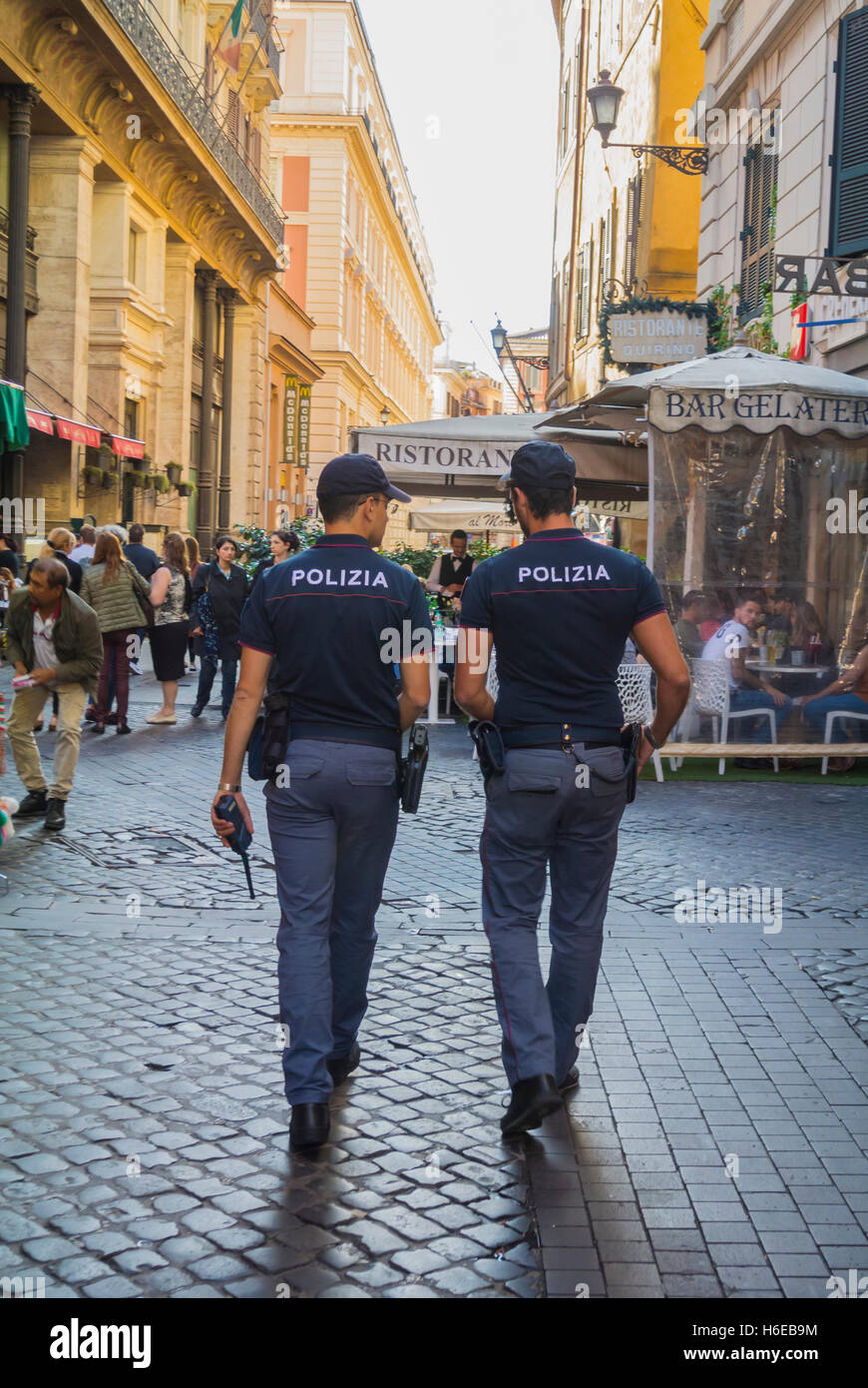 Italian police uniform hi-res stock photography and images - Alamy