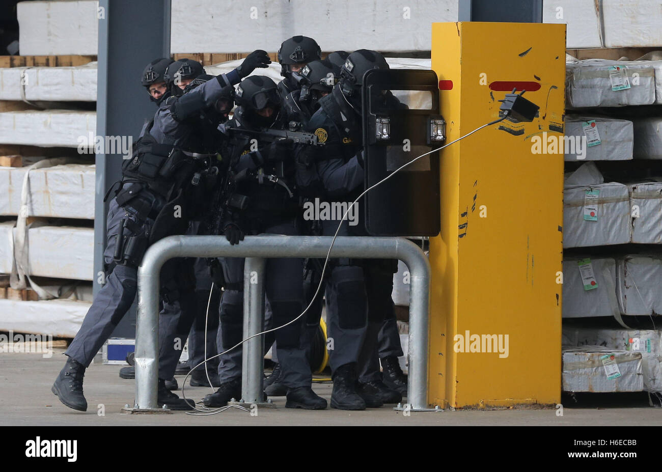 Dummy hostage taker hi-res stock photography and images - Alamy