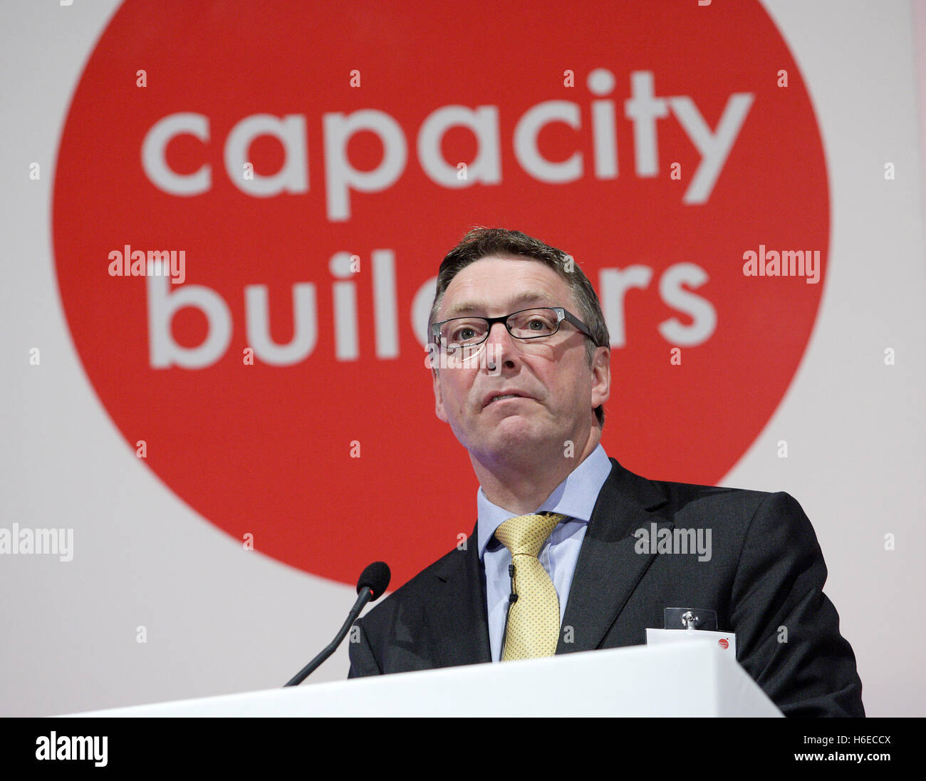 Labour co operative member parliament hi-res stock photography and ...