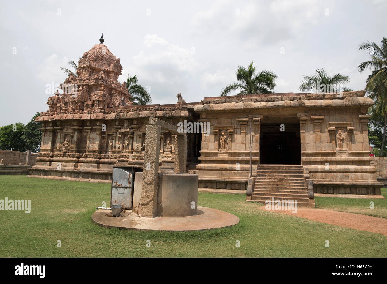 Amman temple of goddess Brihannayaki, Brihadisvara Temple complex ...