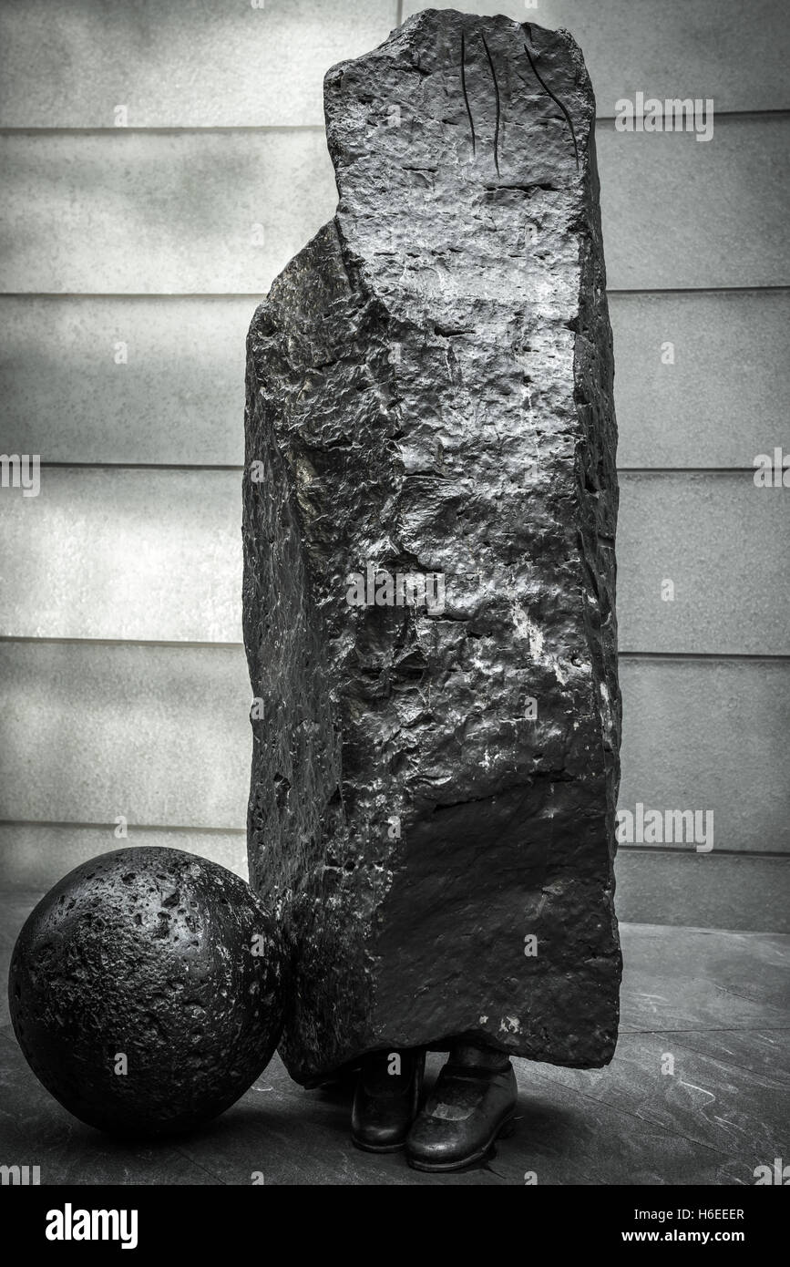 Broadgate London and sculpture of The Broad Family by Xavier Corbero in ...