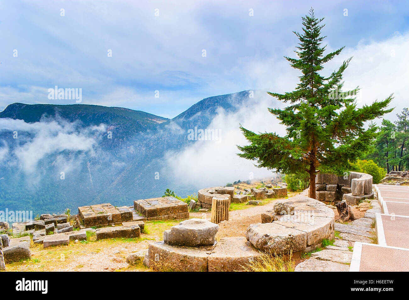 The only way to discover Delphi is to go up in Parnassus mountains ...