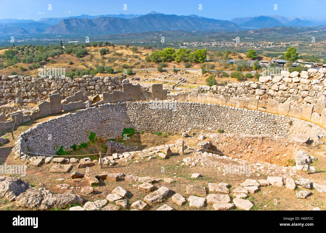Mycenae archaeological site museum hi-res stock photography and images ...
