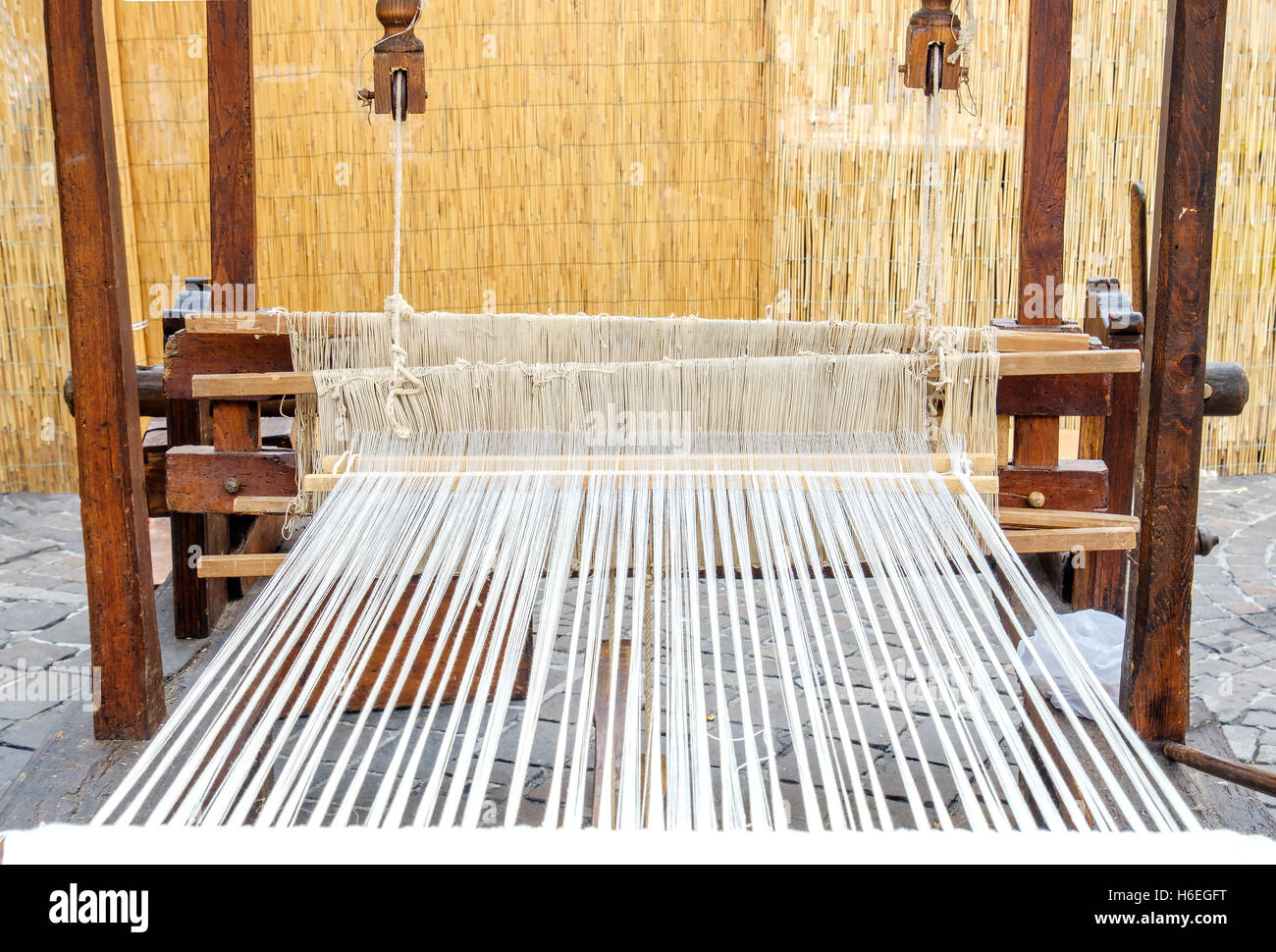 Old loom hi-res stock photography and images - Alamy