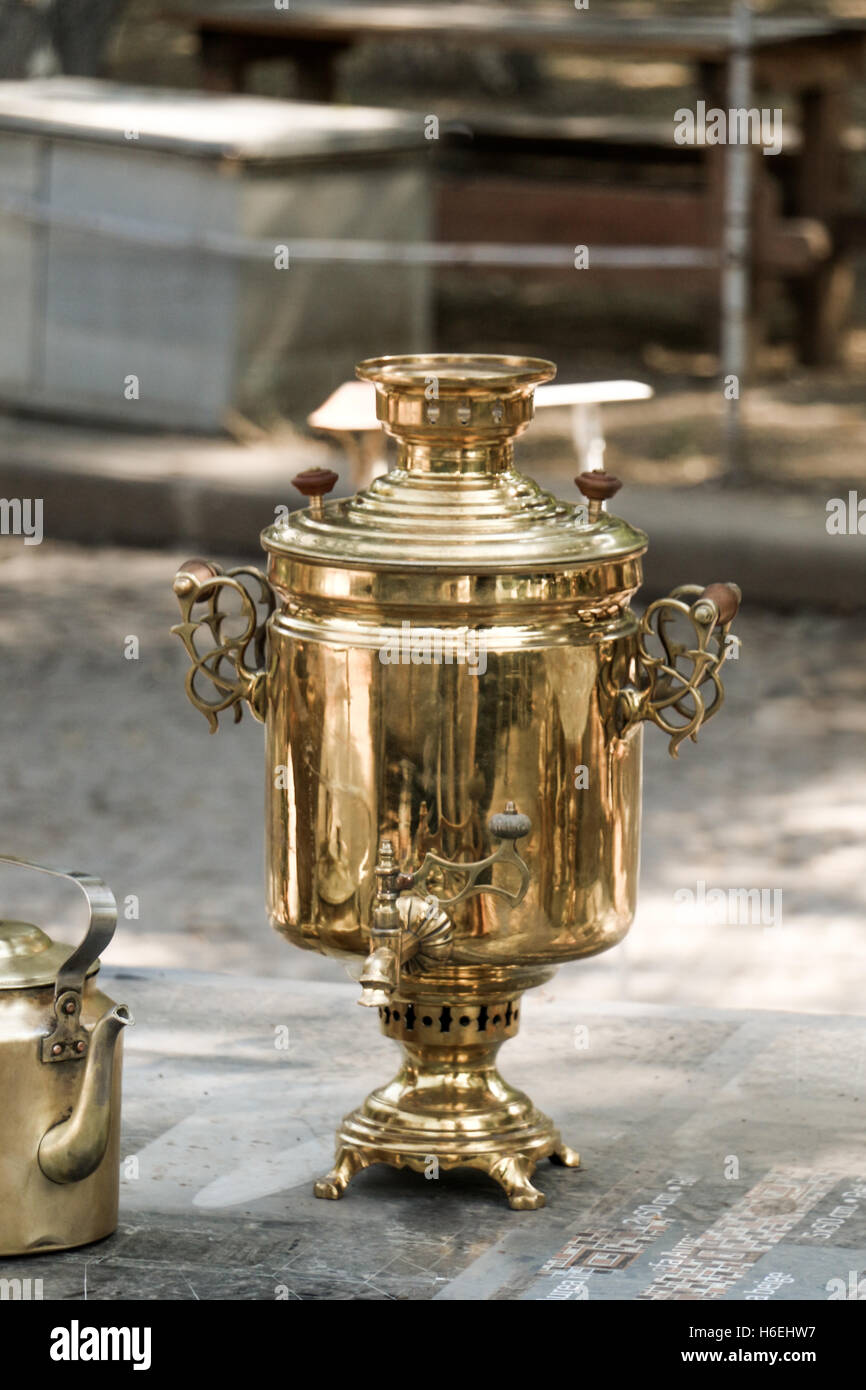 Russian type samovar as traditional kettle Stock Photo - Alamy