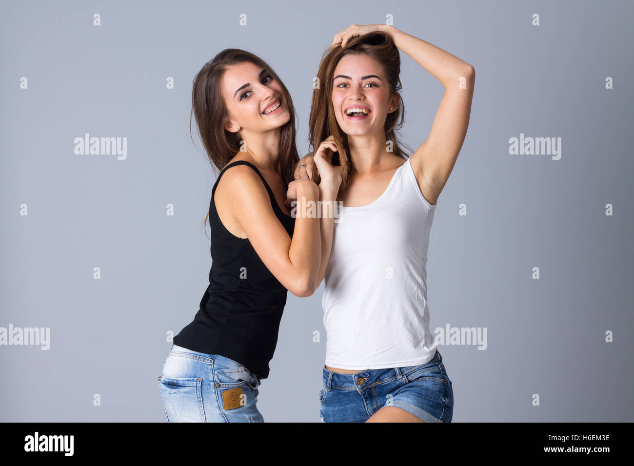 Women fashion people smiling hi-res stock photography and images - Alamy
