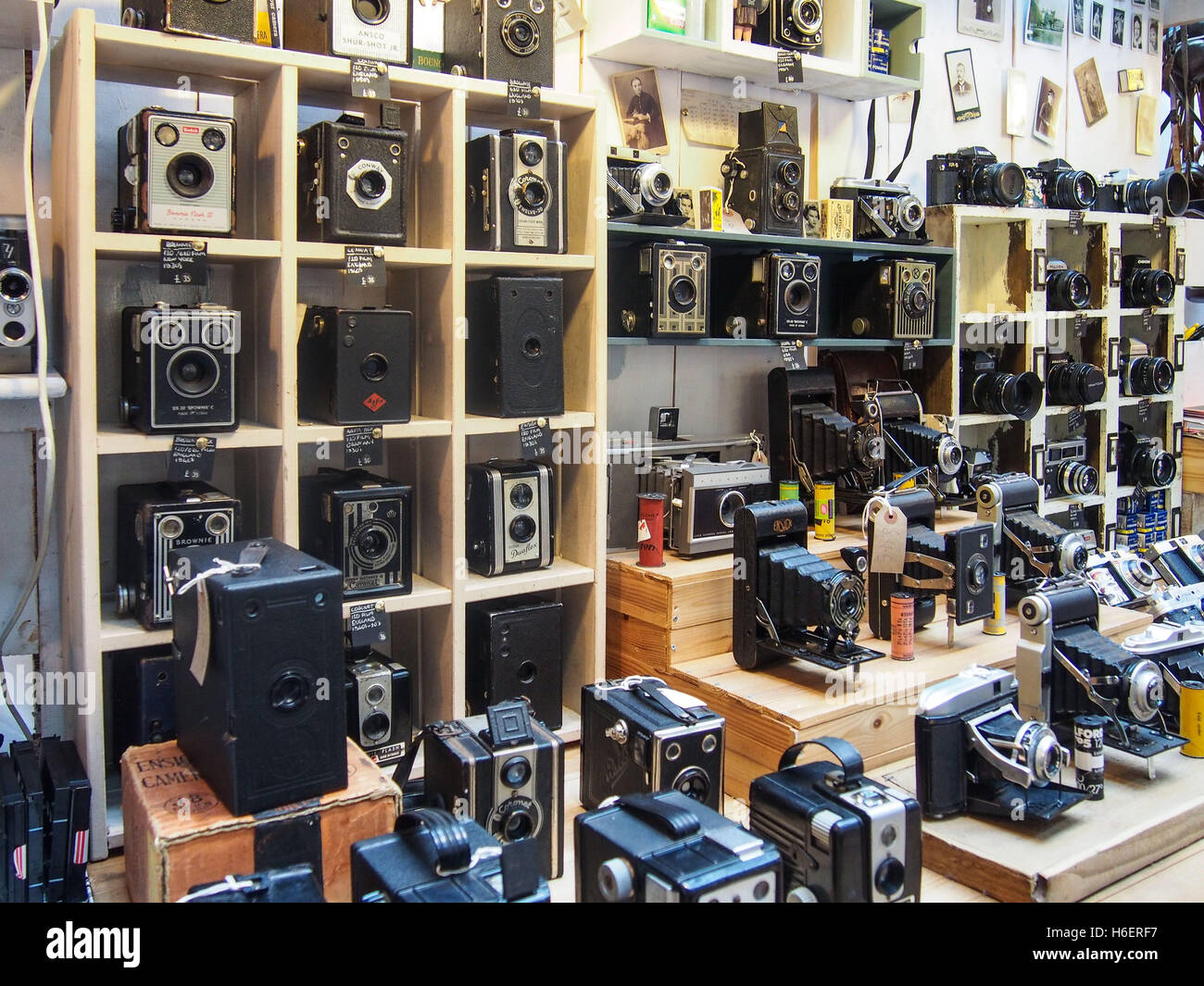 Collection of ancient cameras Stock Photo - Alamy
