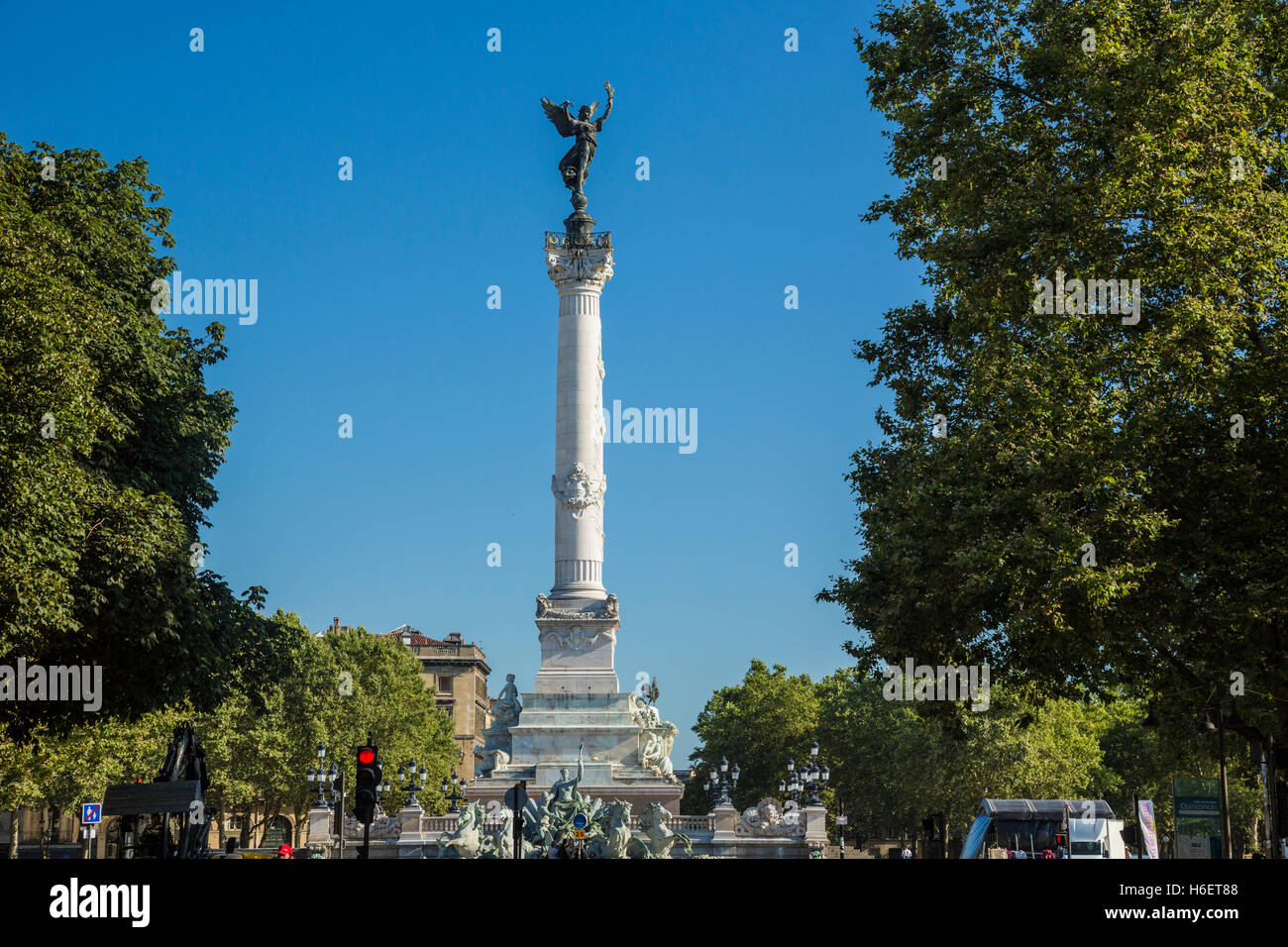 Staggered column hi-res stock photography and images - Alamy