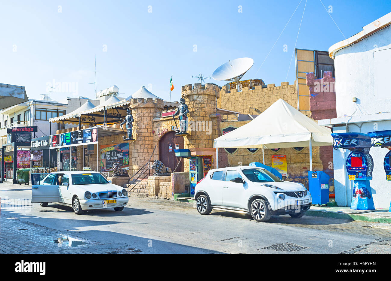 Medieval dancing club hi-res stock photography and images - Alamy