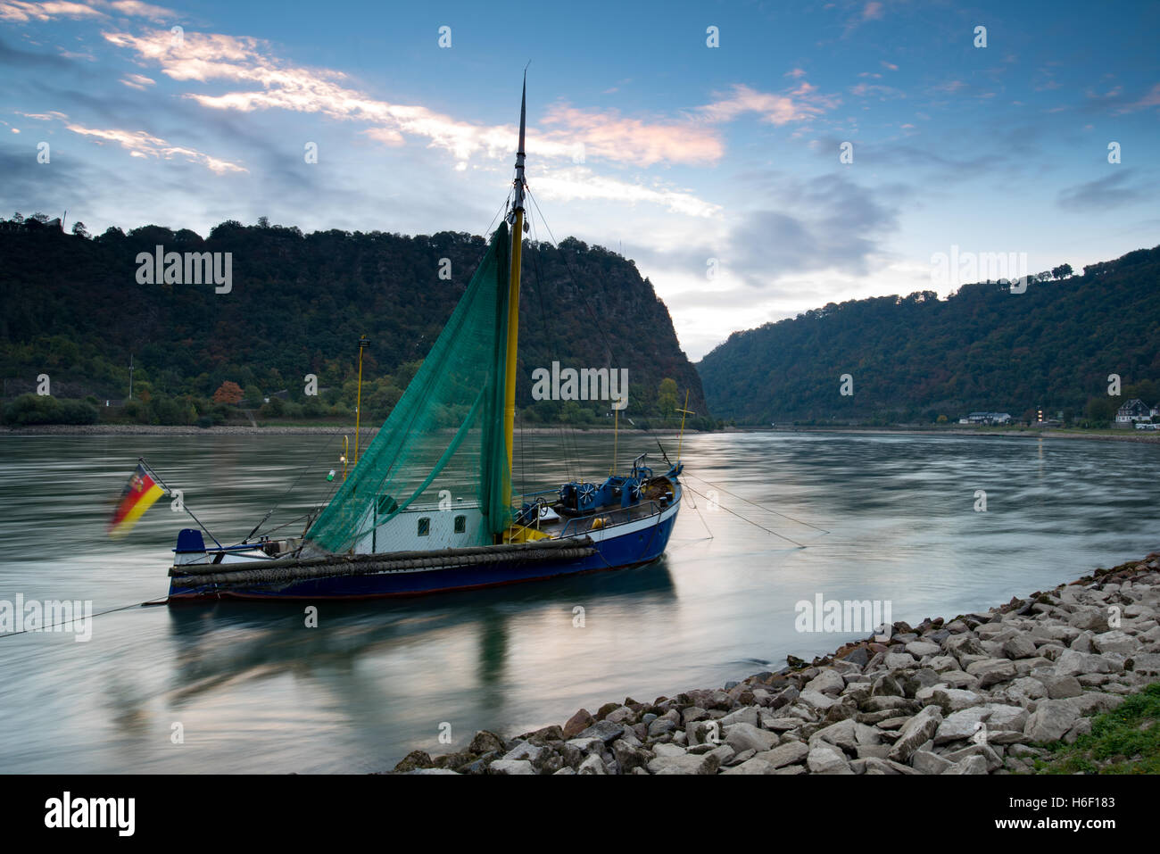 Legend of the loreley hi-res stock photography and images - Alamy