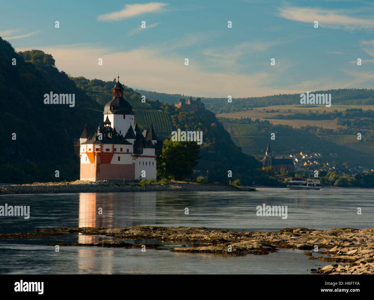 Rhine valley castle germany hi-res stock photography and images - Alamy