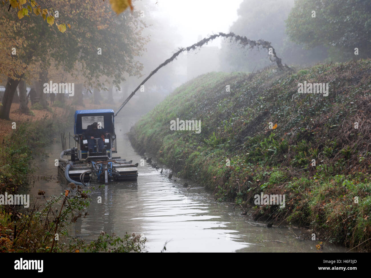 Dredging the river hi-res stock photography and images - Alamy