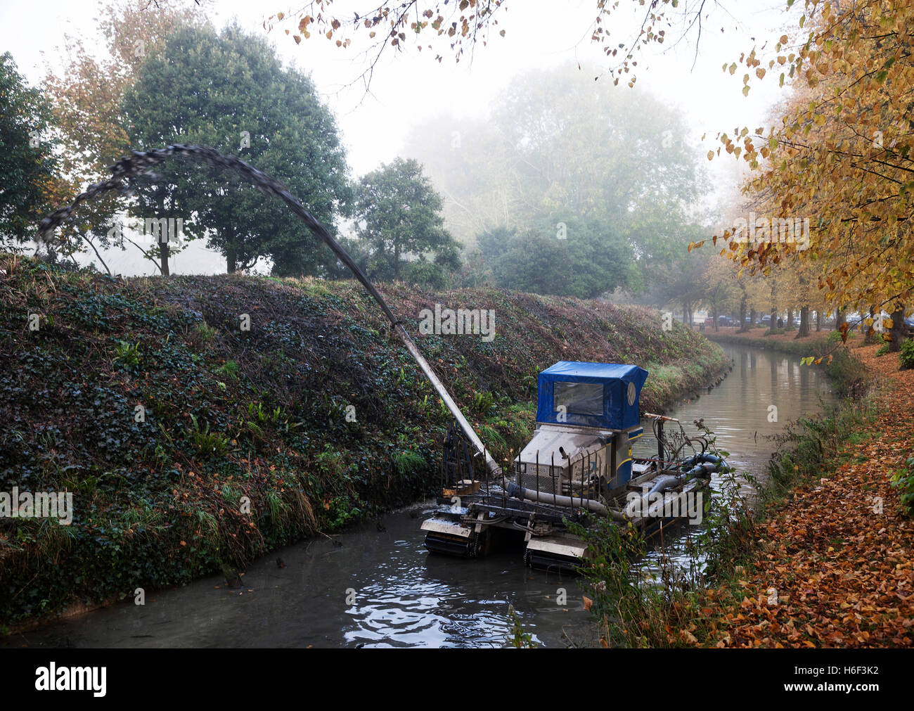 Dredging the river hi-res stock photography and images - Alamy