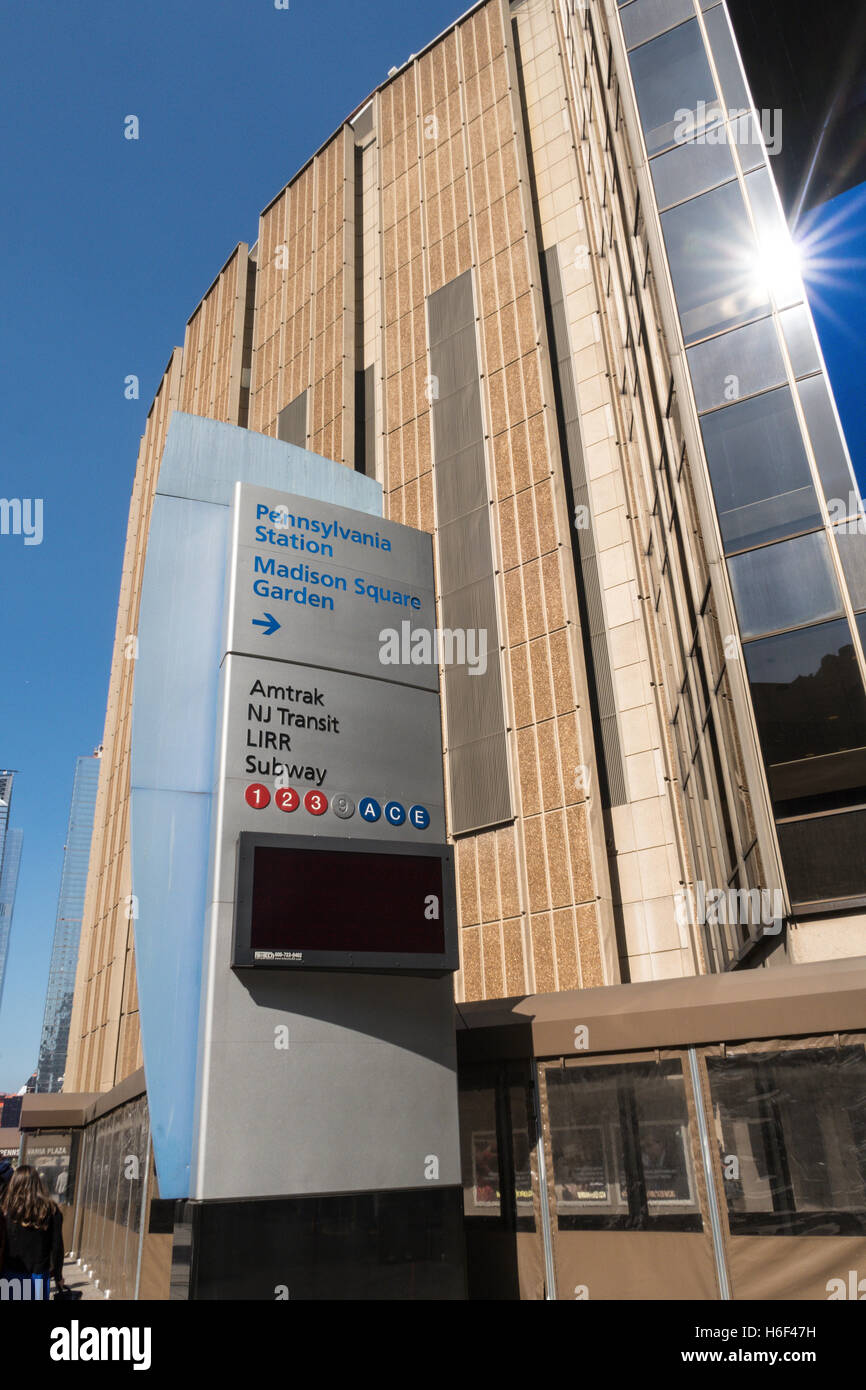 Penn station exterior hi-res stock photography and images - Alamy