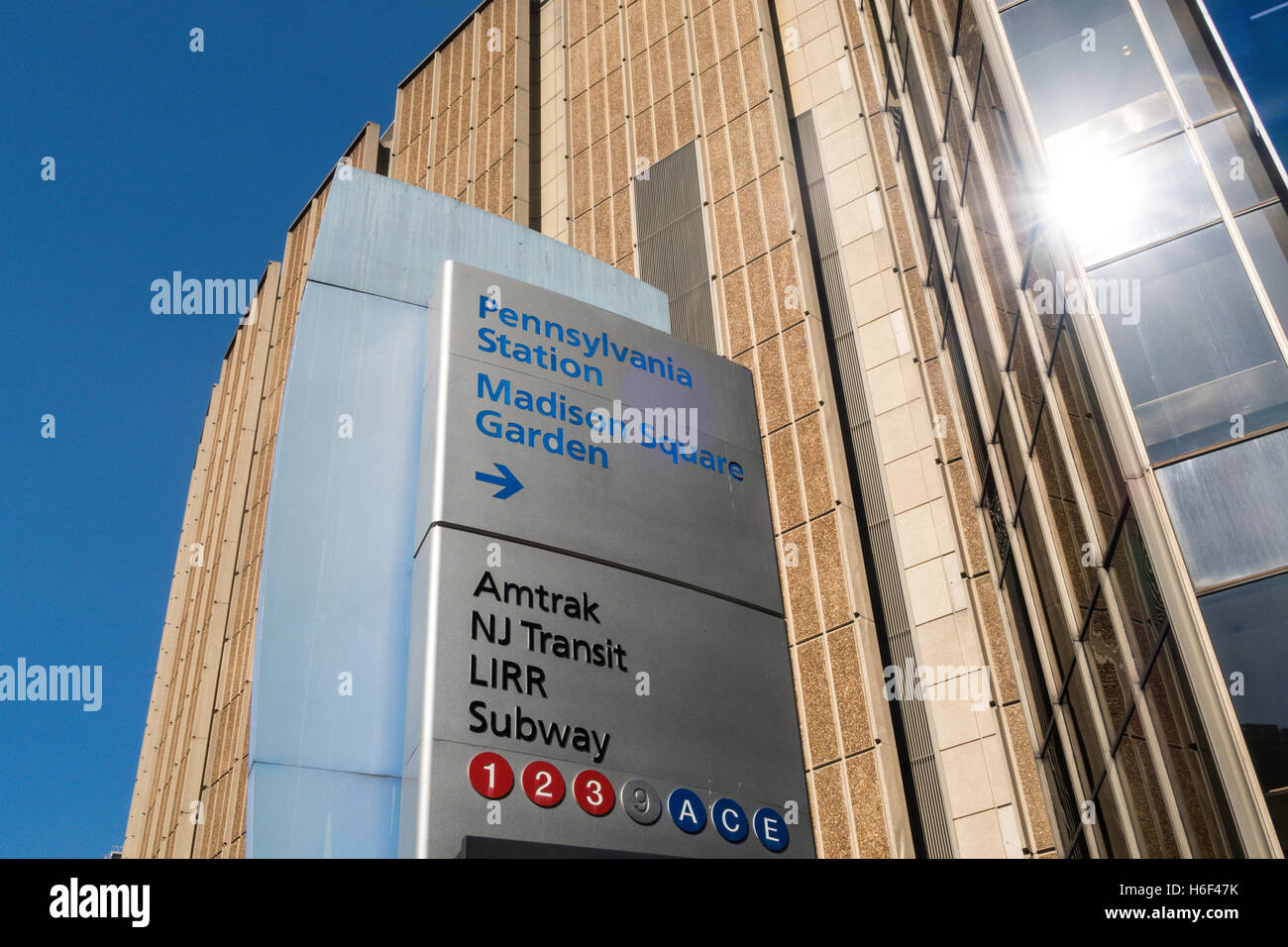 Penn station exterior hi-res stock photography and images - Alamy
