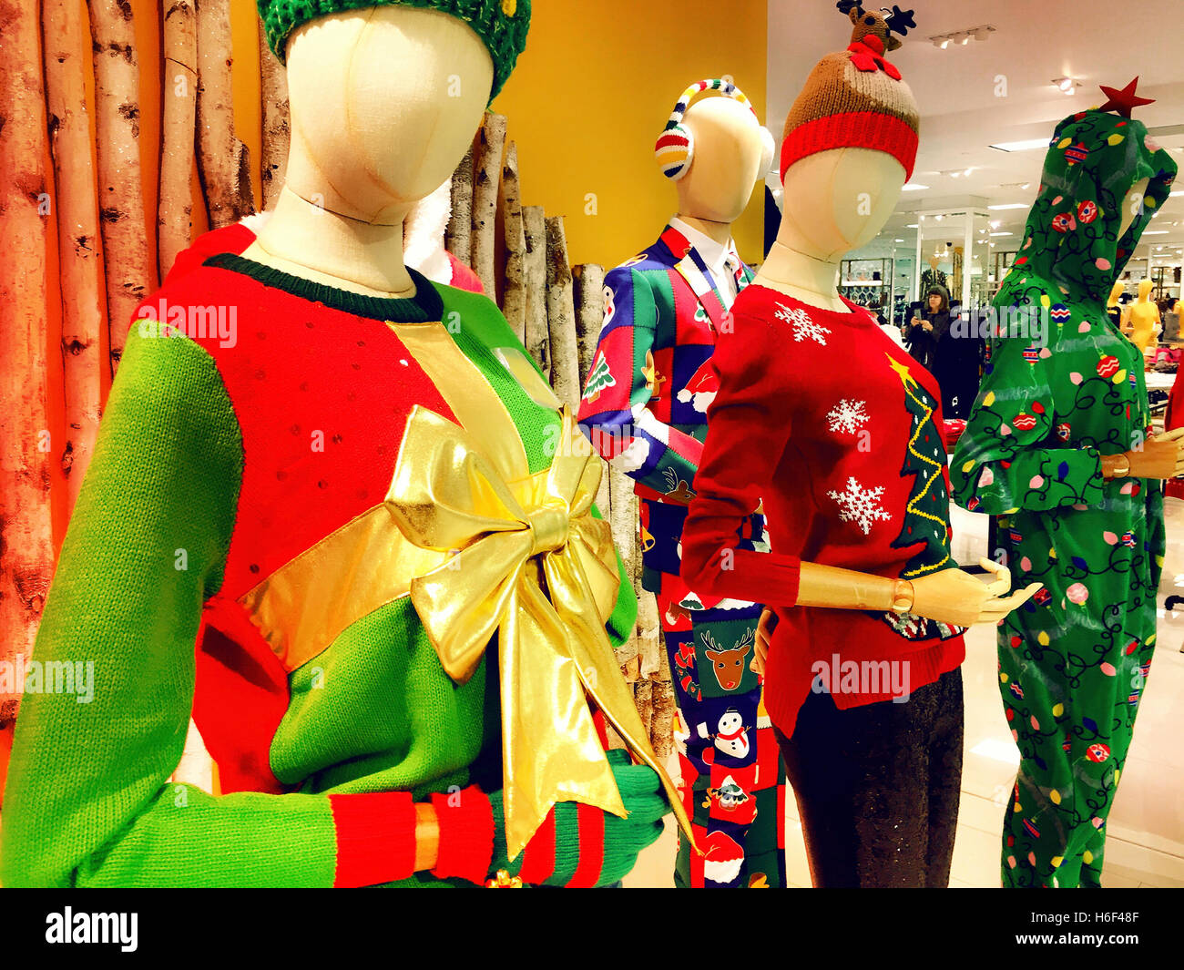 Lord & Taylor Humorous Holiday Clothing Display, Flagship Store, 424 ...