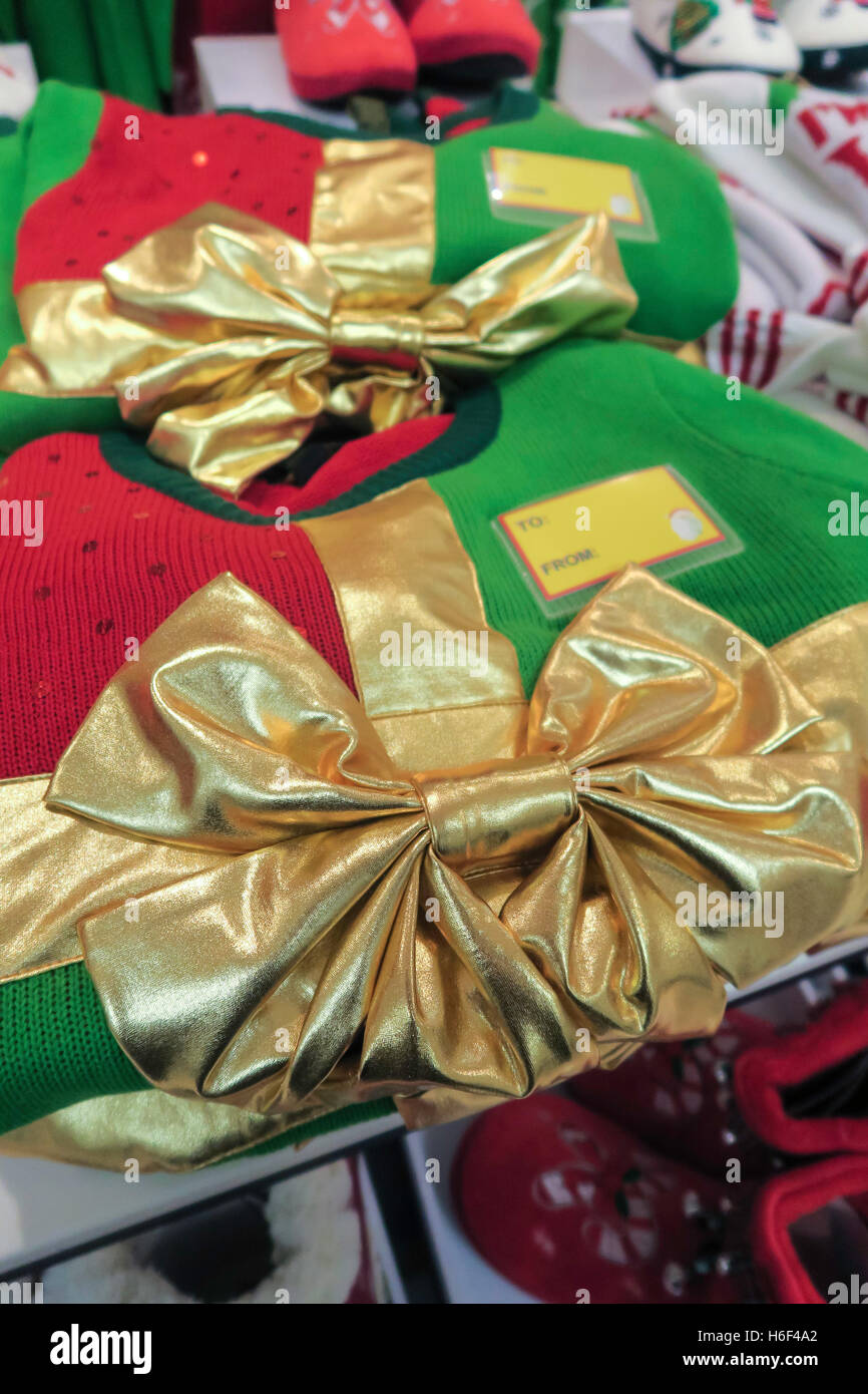 Lord & Taylor Humorous Holiday Clothing Display, Flagship Store, 424 ...