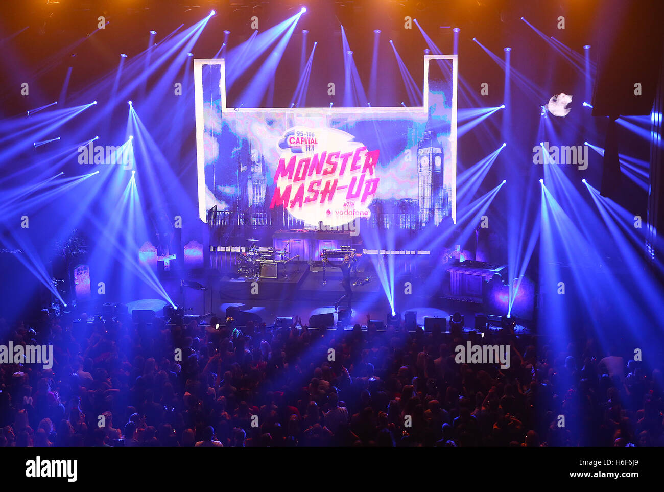 Coco cole and vodafone future breaker cult hi-res stock photography and ...