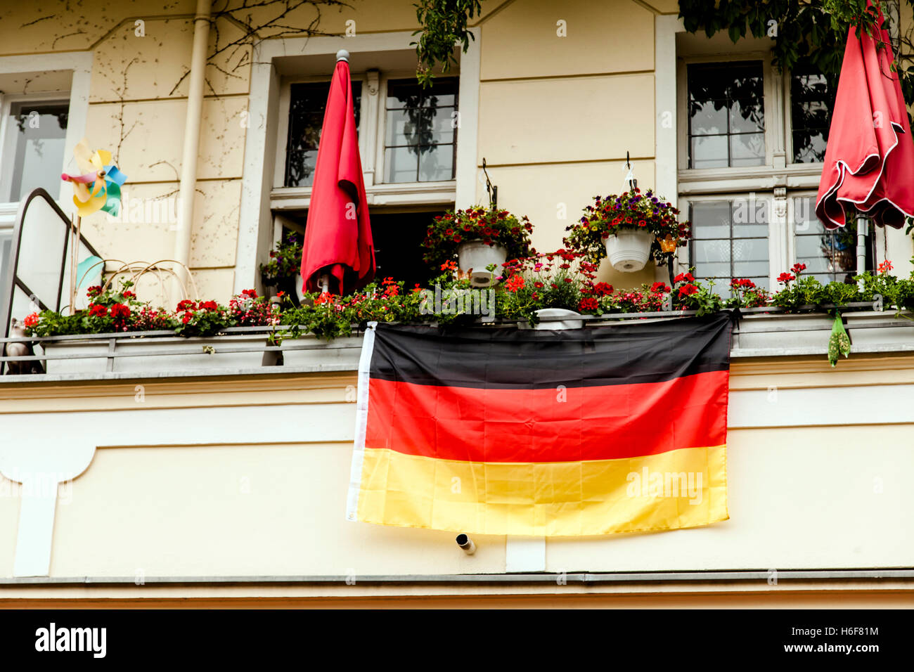 Porch flag hi-res stock photography and images - Alamy