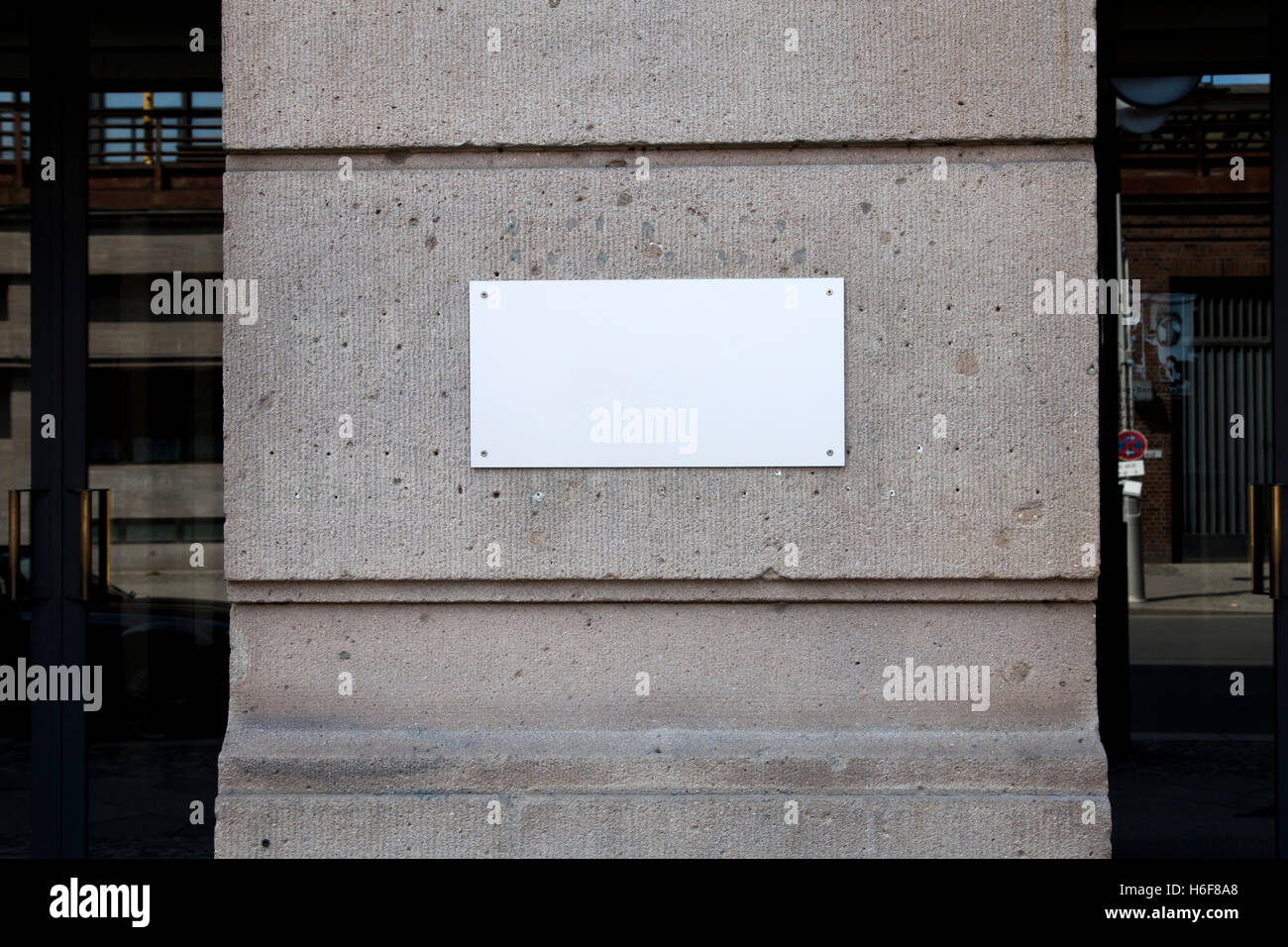 Metal wall sign hi-res stock photography and images - Alamy