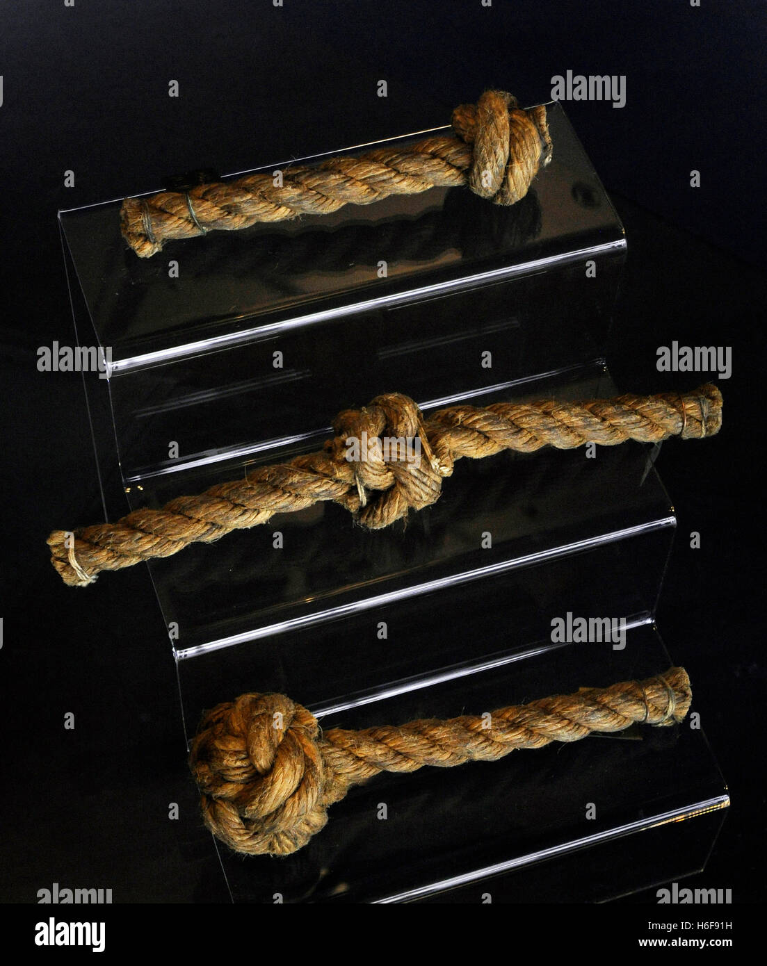 Navigation. Rope system. Differents knots. Norwegian Maritime Museum ...