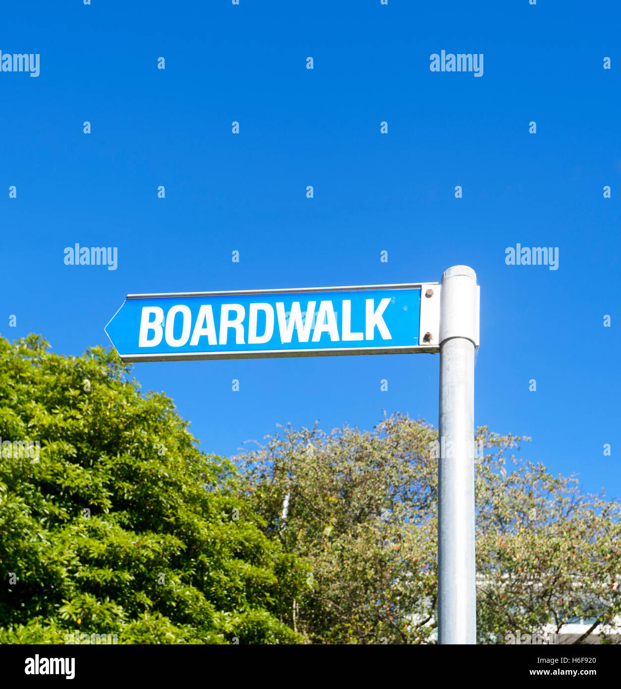 Boardwalk sign hi-res stock photography and images - Alamy