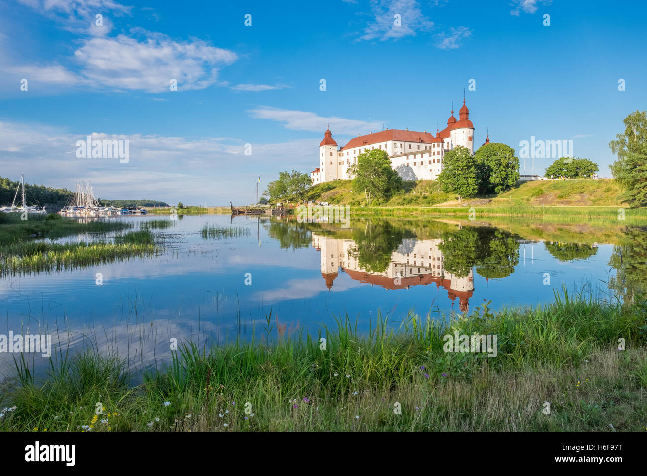 Summer day at Lake Vänern and Läckö Castle Stock Photo - Alamy
