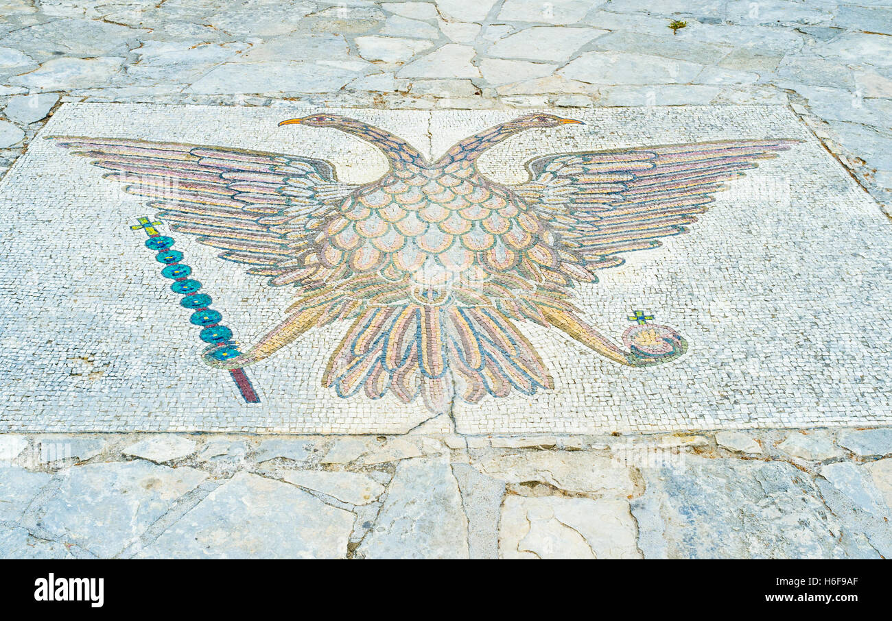 Double headed bird emblem hi-res stock photography and images - Alamy