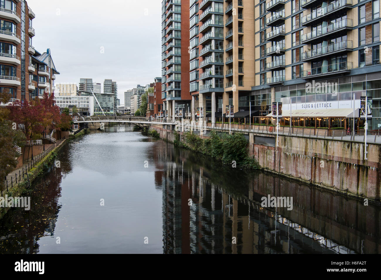 Footbridge crossing the River Irwell joining Spinningfields with the ...
