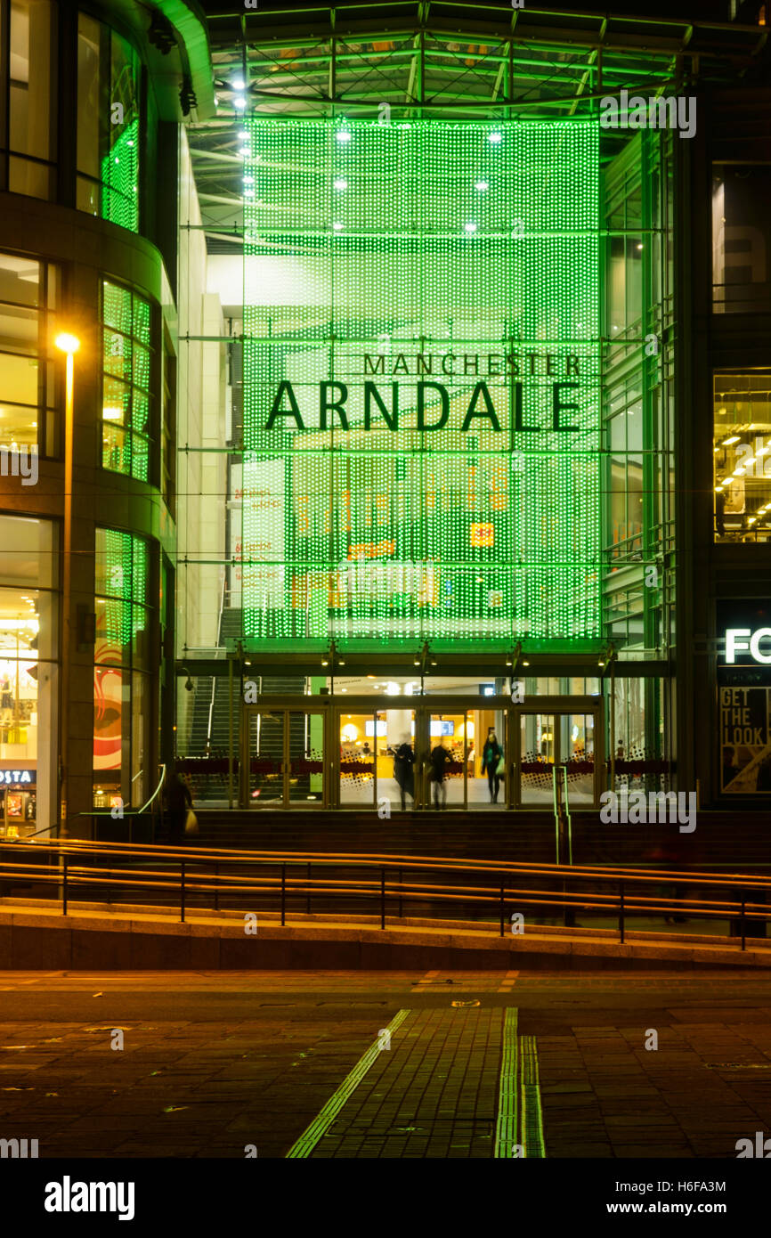 Arcade arndale hi-res stock photography and images - Alamy