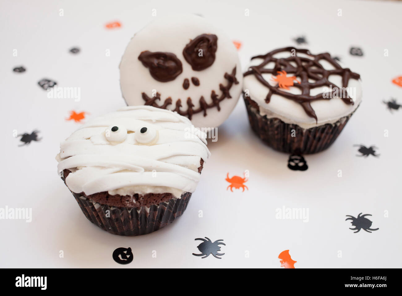 Halloween spooky muffin cupcakes Stock Photo - Alamy