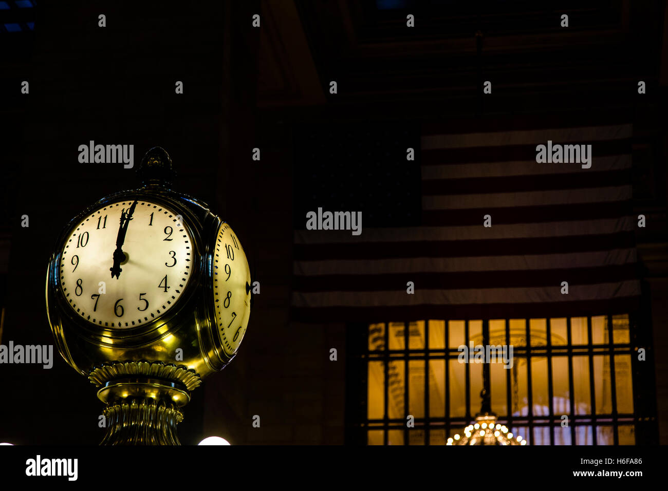 The famous clock of Grand Central Station in Manhattan, New-York Stock ...