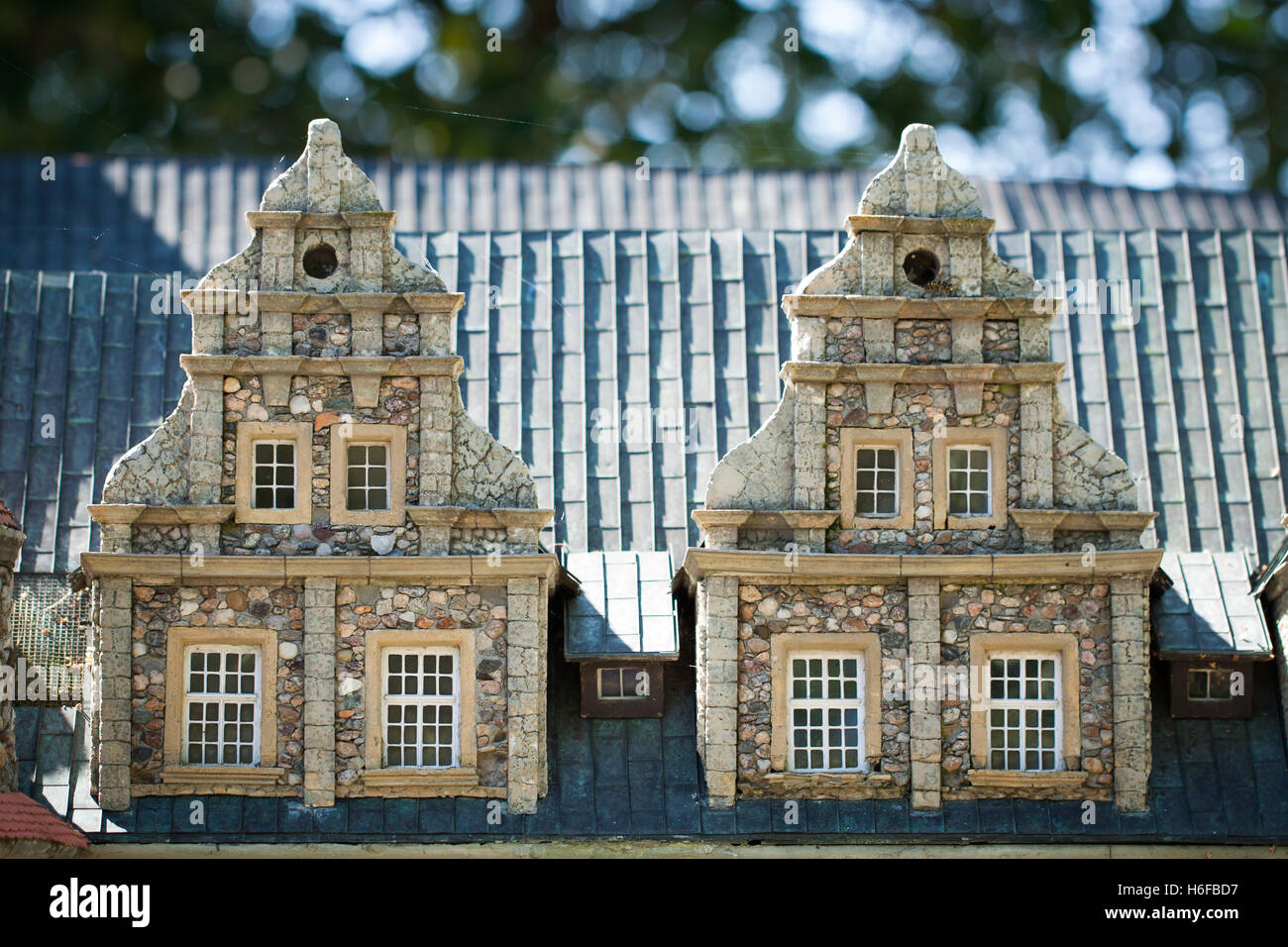 Presenting dummy roof of an old building Stock Photo - Alamy