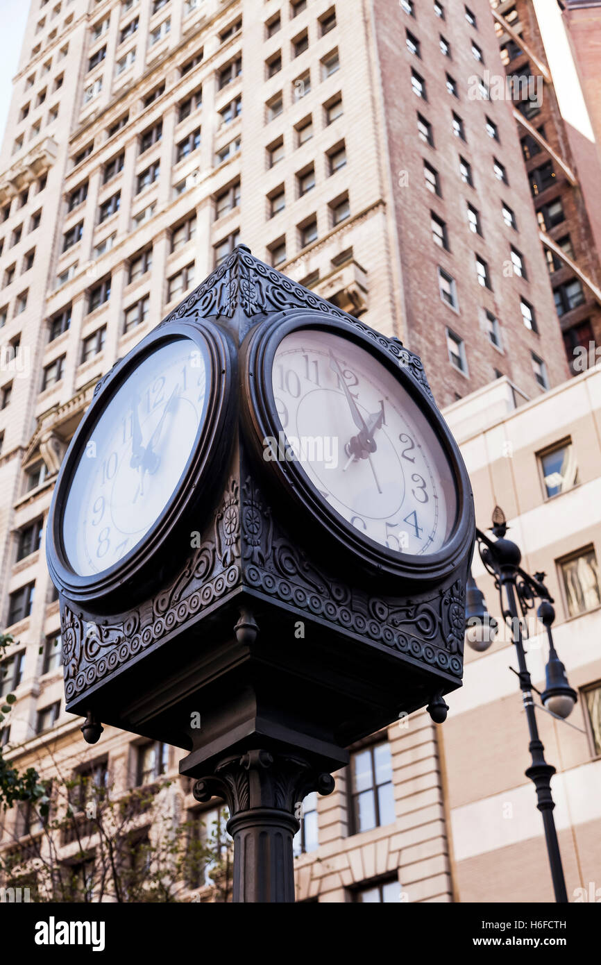 Vintage clock in street hi-res stock photography and images - Alamy
