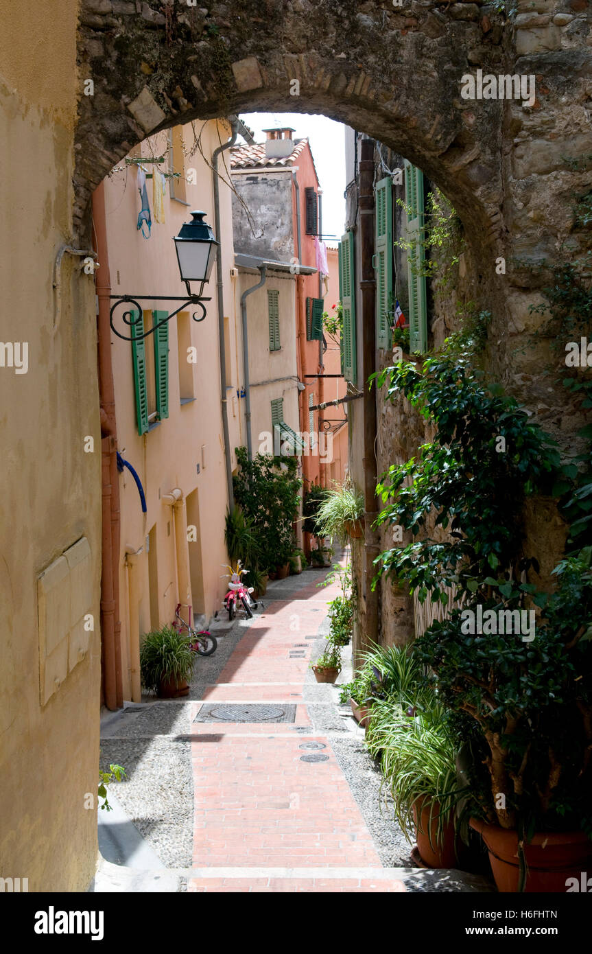 Alley in the historic centre, Menton, Cote d'Azur, Provence, France ...
