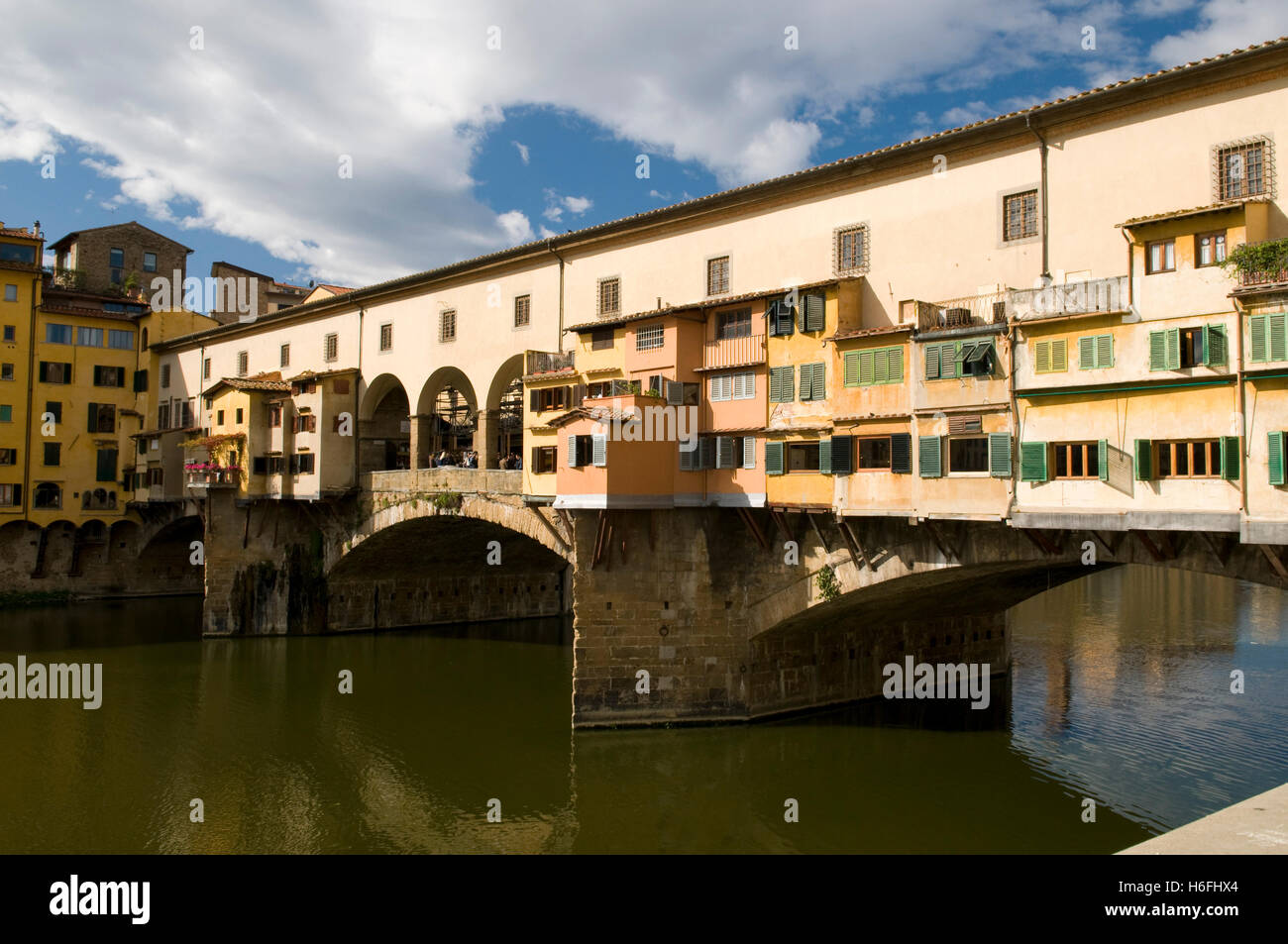 Shops on the Ponte Vecchio, 14th century bridge over the Arno river ...