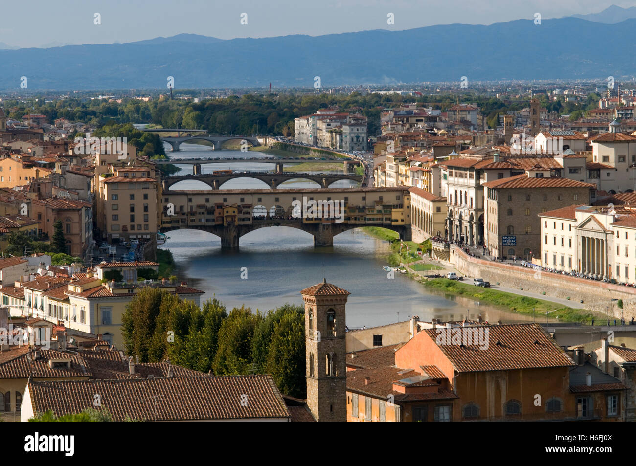 Ponte vecchio panorama hi-res stock photography and images - Alamy