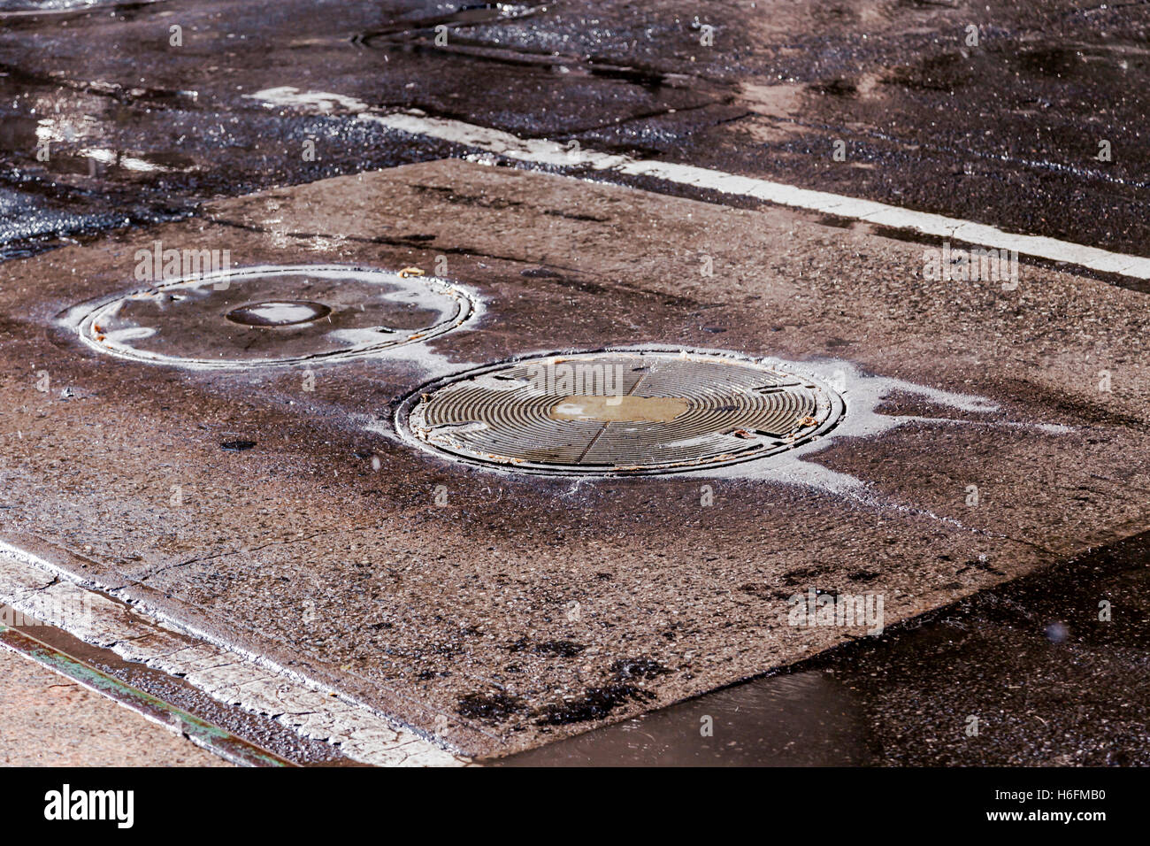 Sewer caps hi-res stock photography and images - Alamy