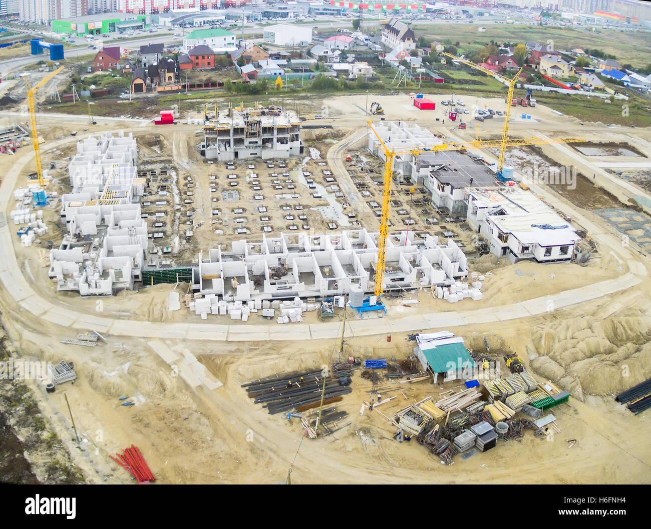 Scaffolding exterior hi-res stock photography and images - Alamy