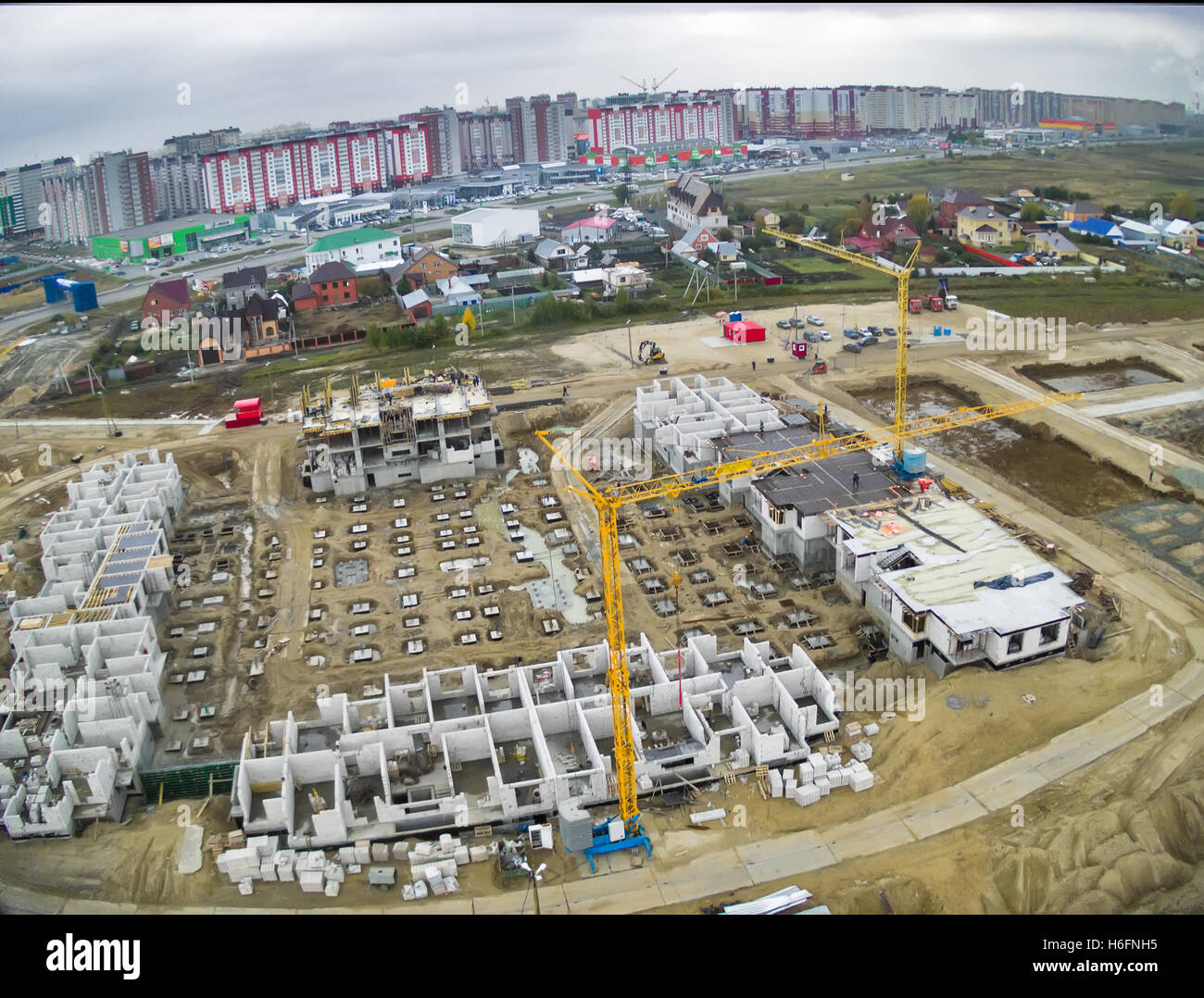 Construction site of residential house in Tyumen Stock Photo - Alamy
