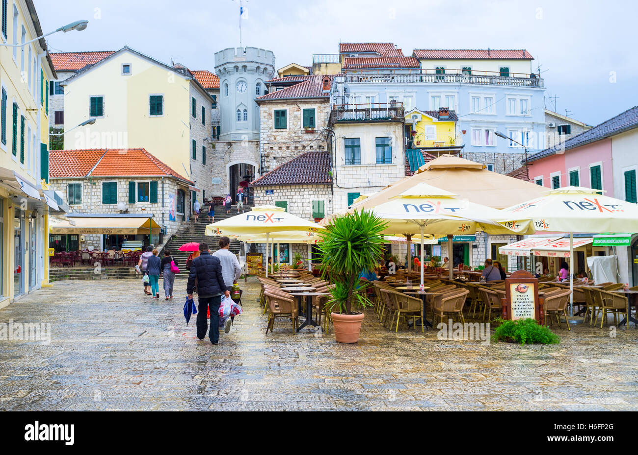 Medieval gate bars hi-res stock photography and images - Alamy