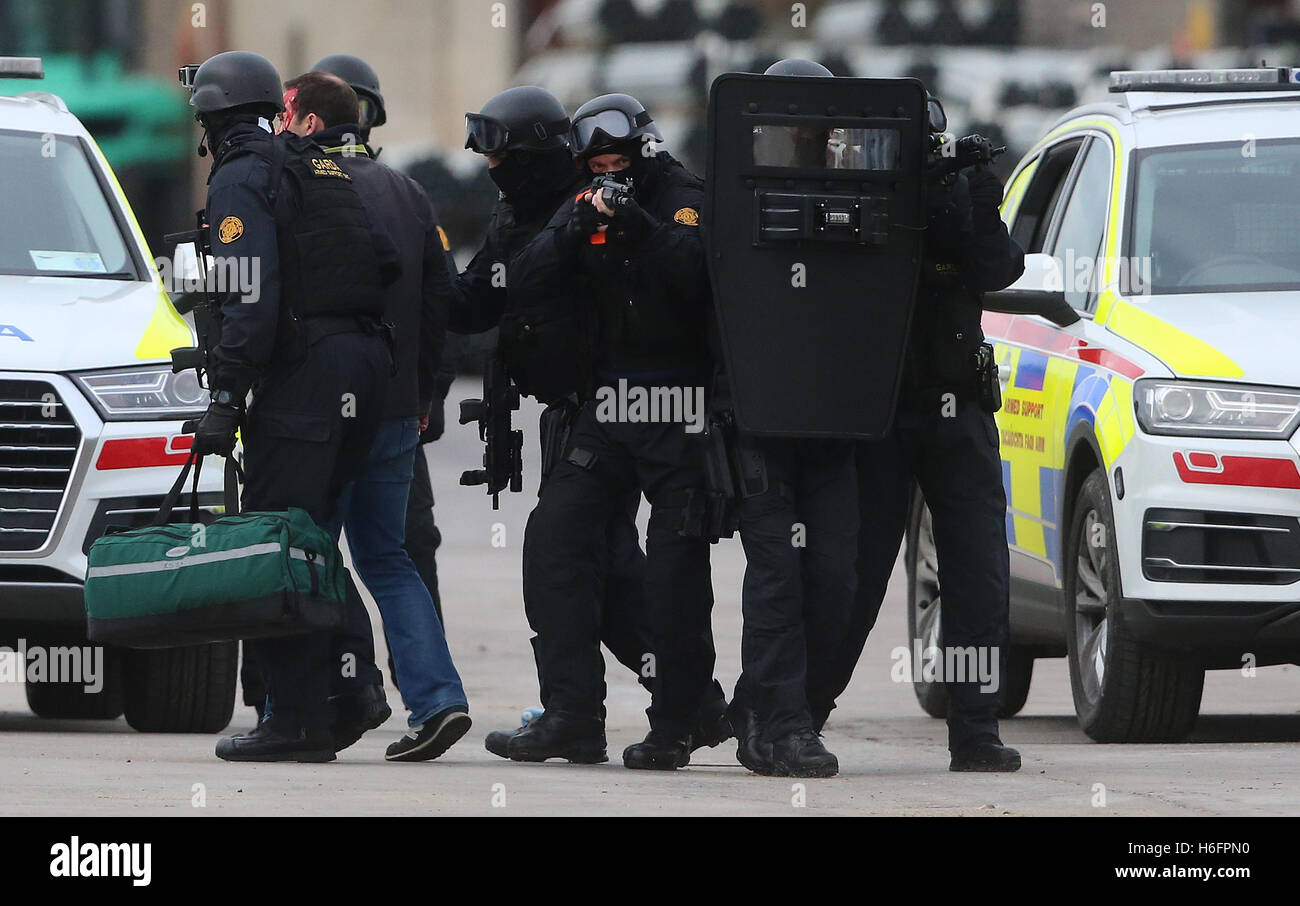 Garda armed response unit hi-res stock photography and images - Alamy