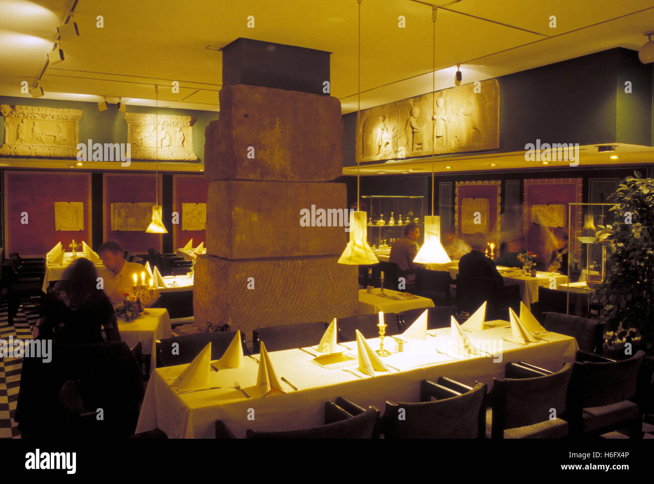 Zum domstein restaurant hi-res stock photography and images - Alamy