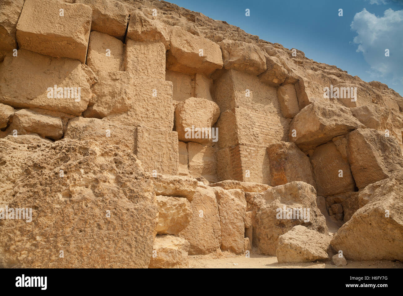 Giant pyramid hi-res stock photography and images - Alamy