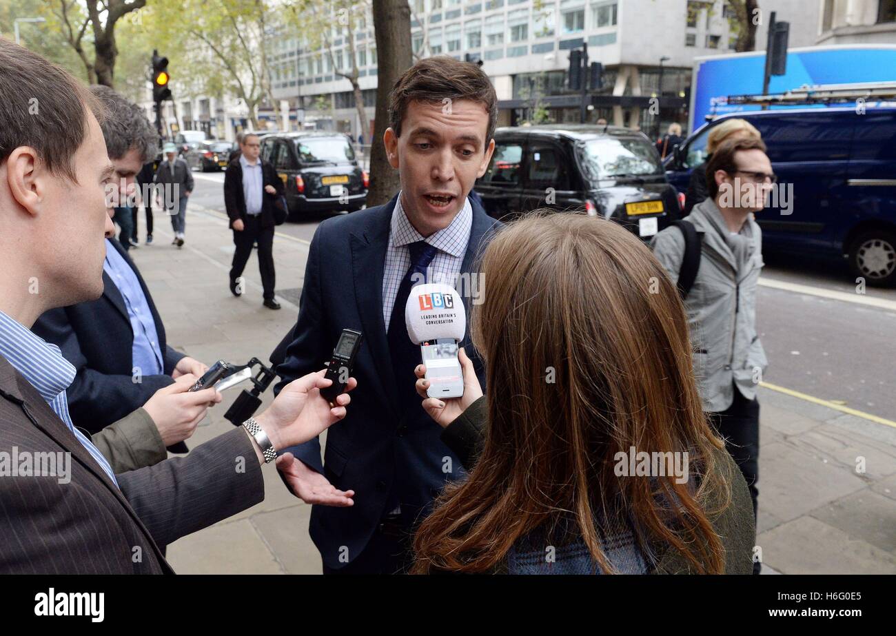 London employment tribunal hi-res stock photography and images - Alamy