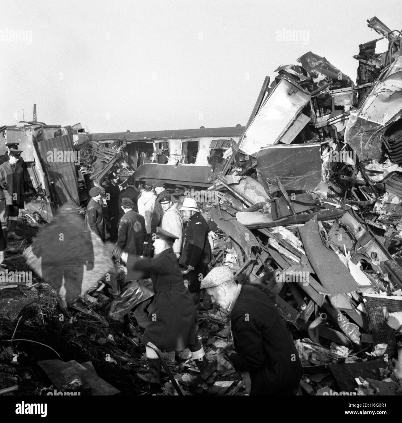 Breakdown train crane hi-res stock photography and images - Alamy