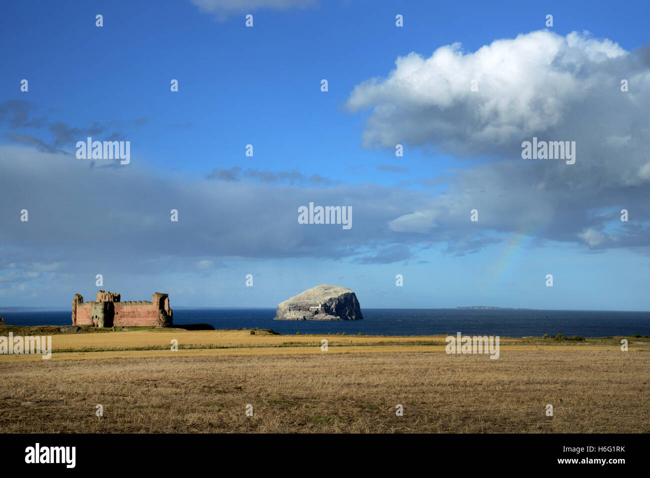 Forteenth century castle hi-res stock photography and images - Alamy