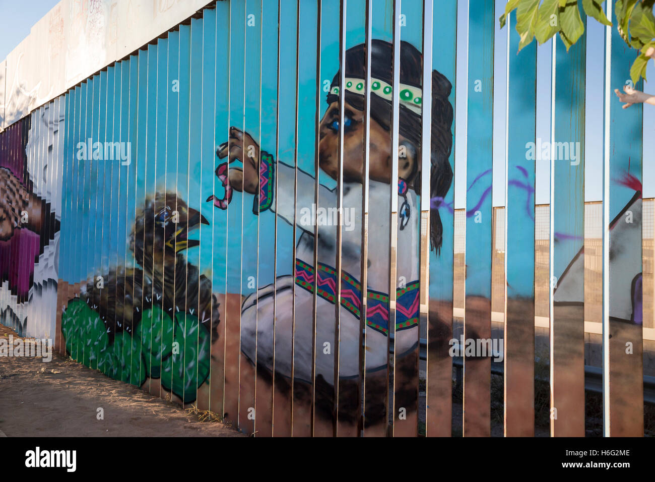 Agua Prieta, Sonora, Mexico - Painting on the U.S.-Mexico border fence ...